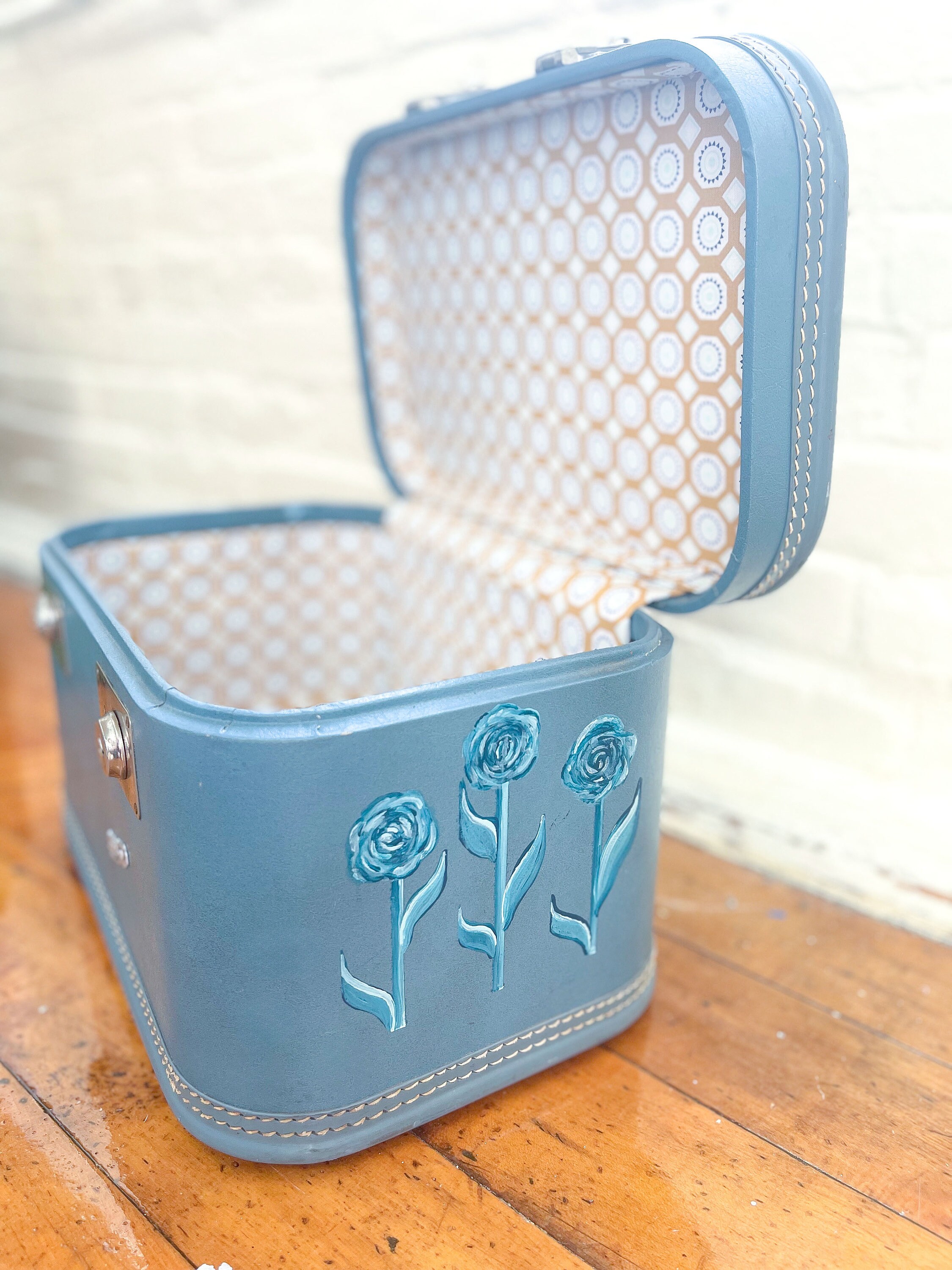 One of a Kind Vintage Train Case. - Etsy