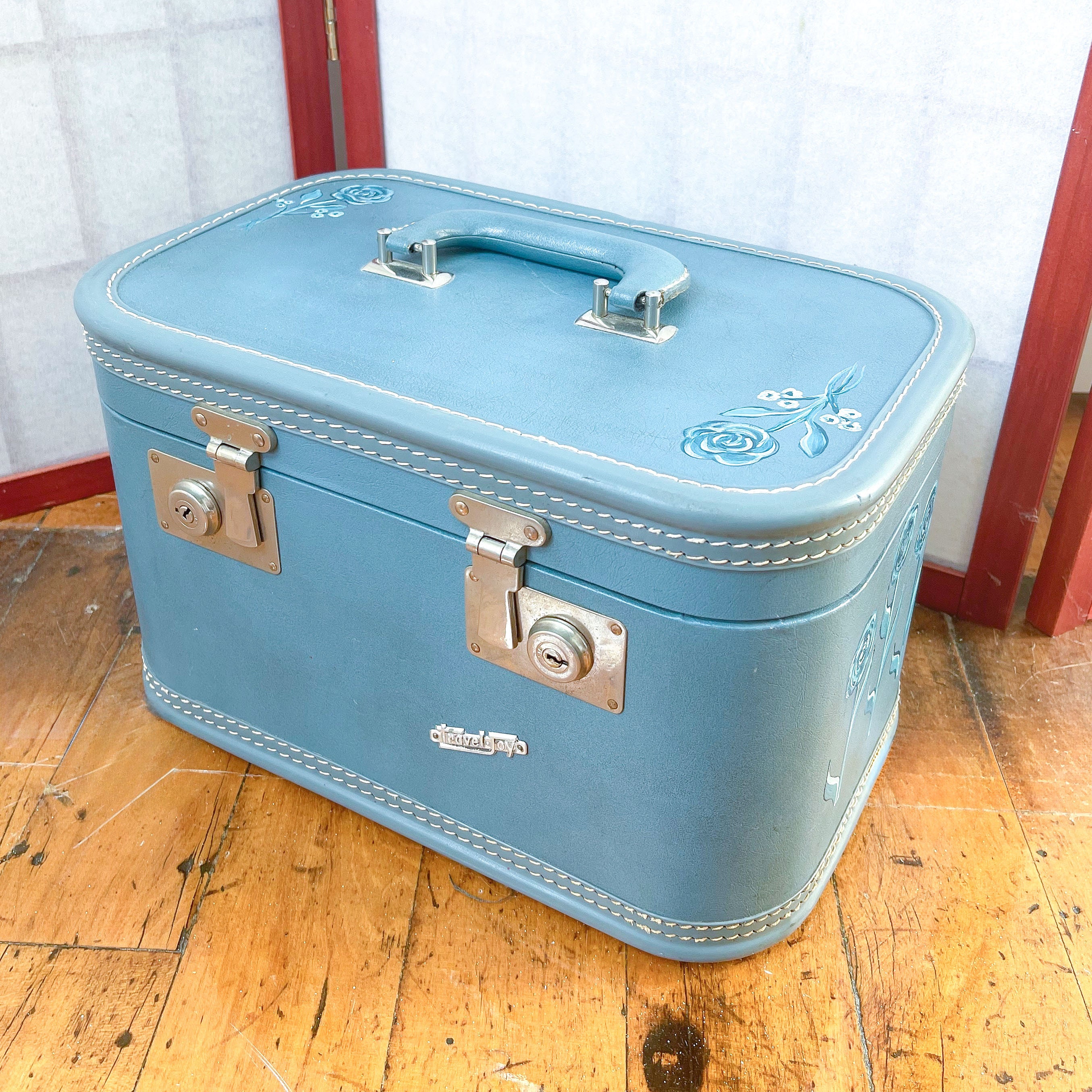 One of a Kind Vintage Train Case. - Etsy