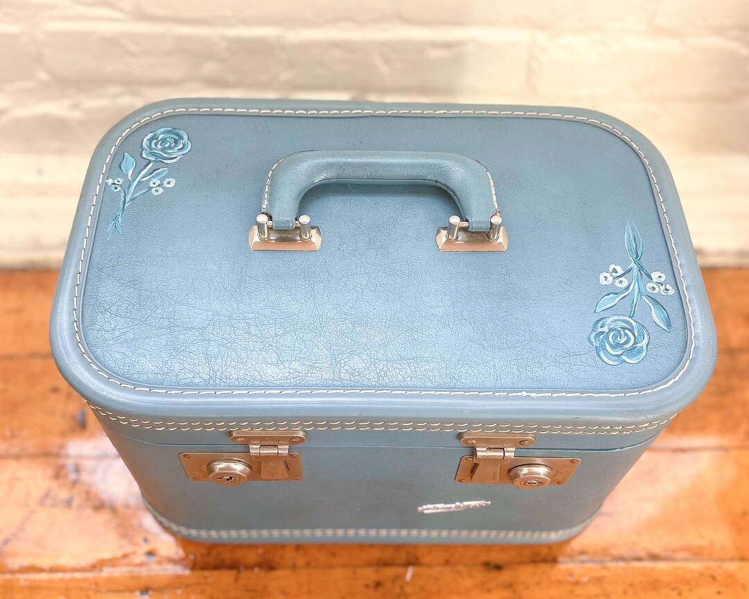 One of a Kind Vintage Train Case. - Etsy