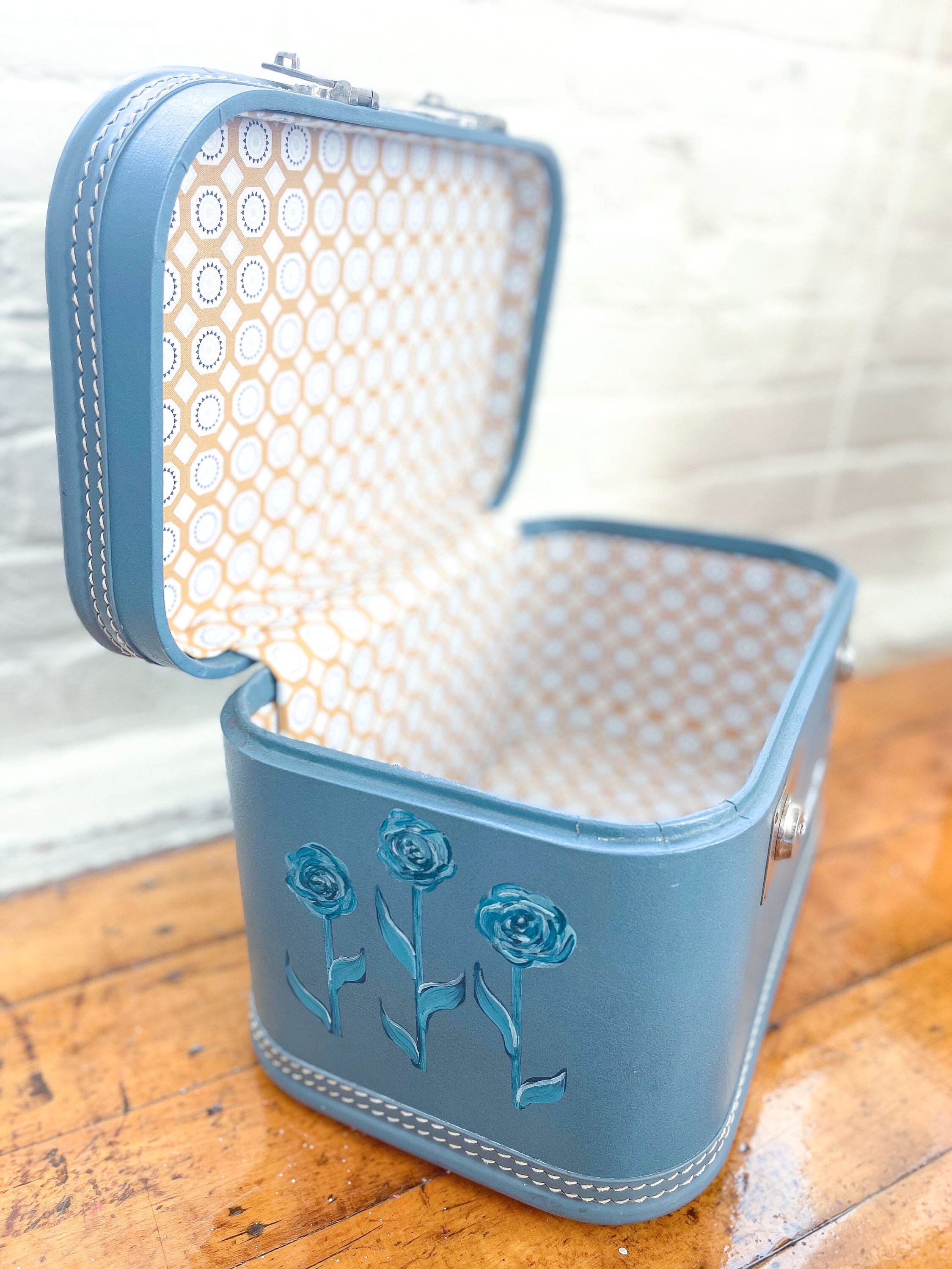 One of a Kind Vintage Train Case. - Etsy