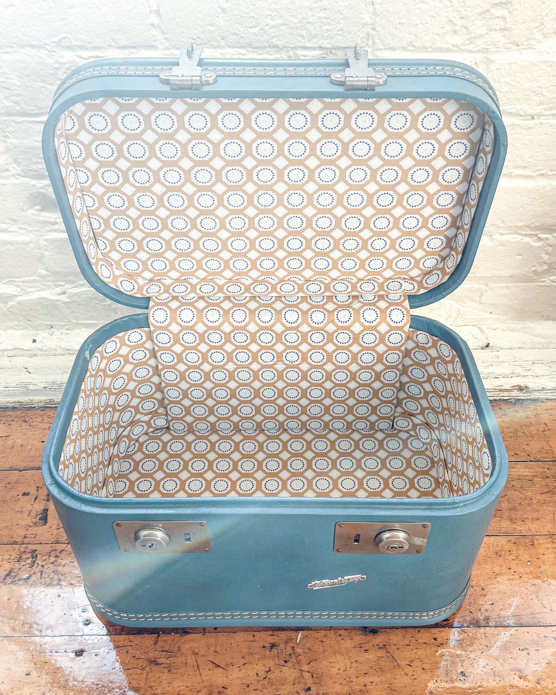 One of a Kind Vintage Train Case. - Etsy