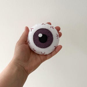 Spooky Felt Eyeball Sewing Pattern: DIY Halloween Eye Ornament (PDF ...