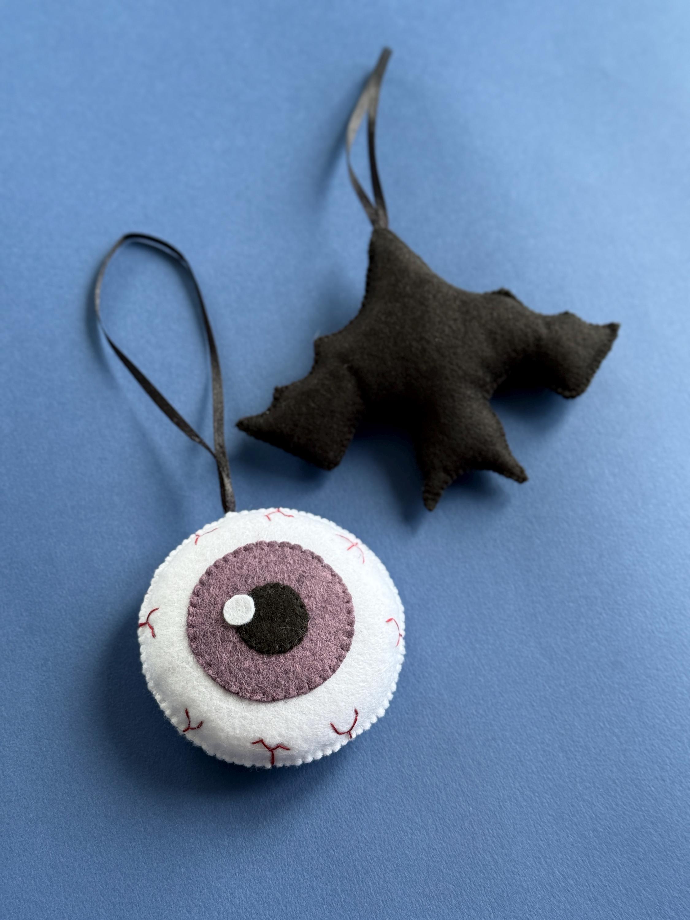 Bundle of Felt Spooky Eyeball and Bat Sewing Patterns: DIY Halloween ...