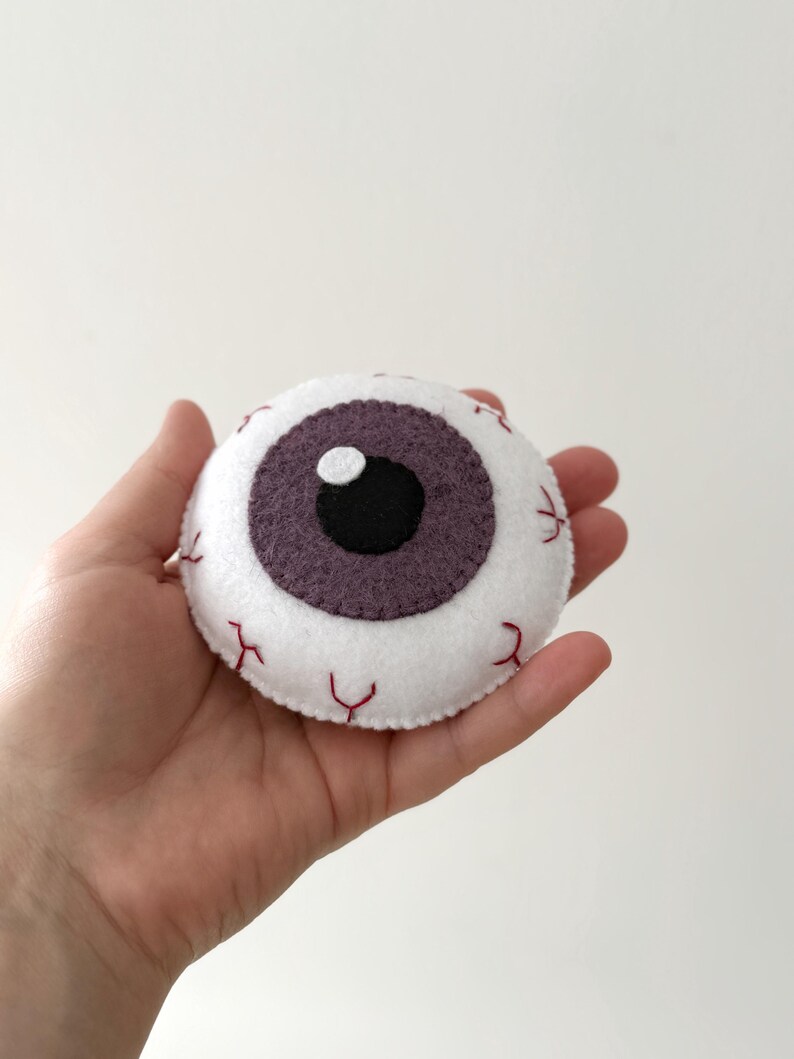 Spooky Felt Eyeball Sewing Pattern: DIY Halloween Eye Ornament (PDF ...