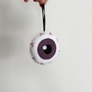 Spooky Felt Eyeball Sewing Pattern: DIY Halloween Eye Ornament (PDF ...