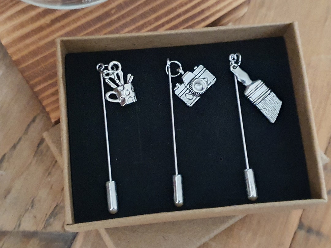 3 Pins for Artists in Box Arts & Crafts Photographer Painter Interior ...