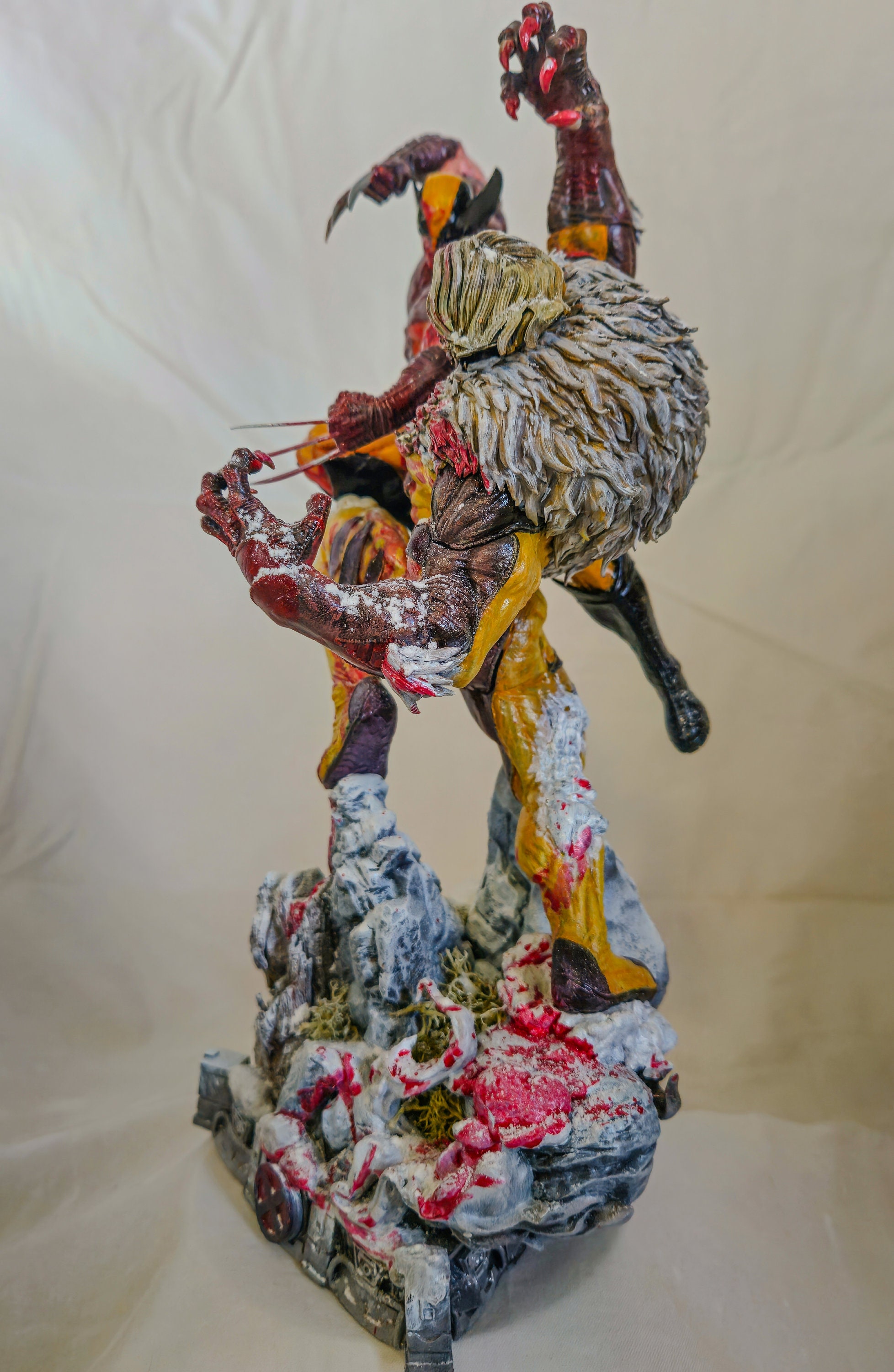 Wolverine VS Sabertooth Diorama Statue - Etsy