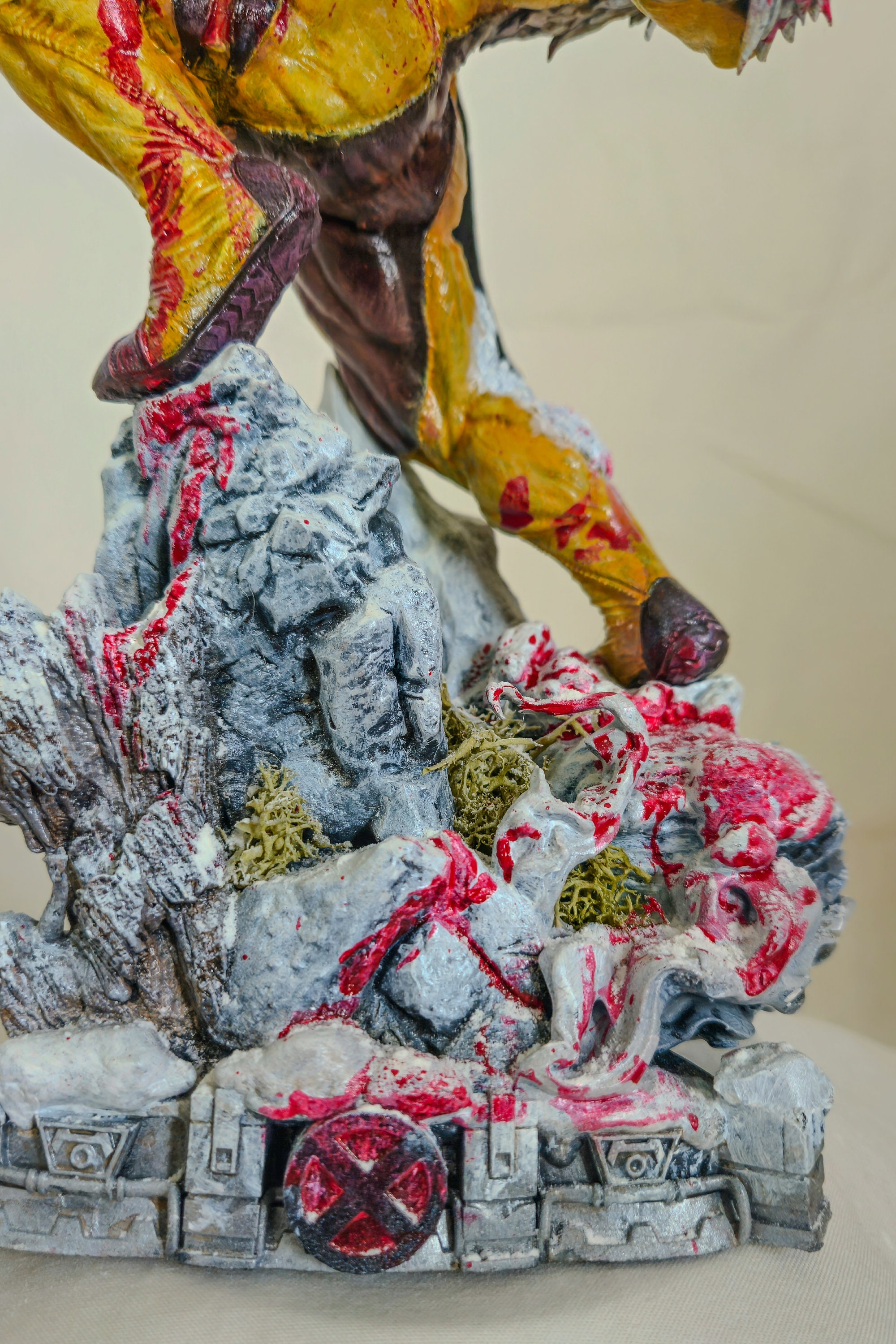 Wolverine VS Sabertooth Diorama Statue - Etsy