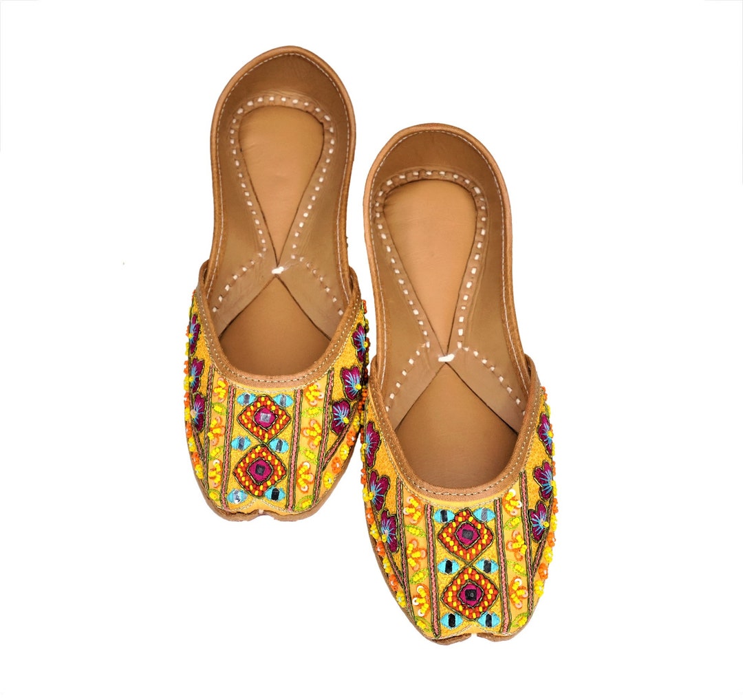 Jutti, Punjabi Jutti, Indian Shoes, Khussa Shoes, Women's Loafers ...