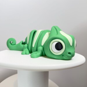 Chameleon Figure - Cartoon Style - Flexi Articulated Toy - Gift for ...