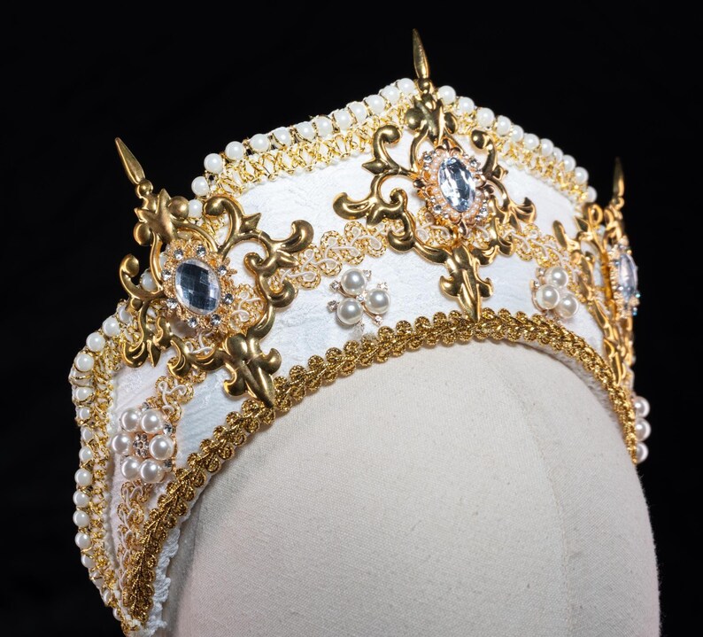 Tudor Crown, Gold and White, Baroque Imperial Religious Queen Emperor ...