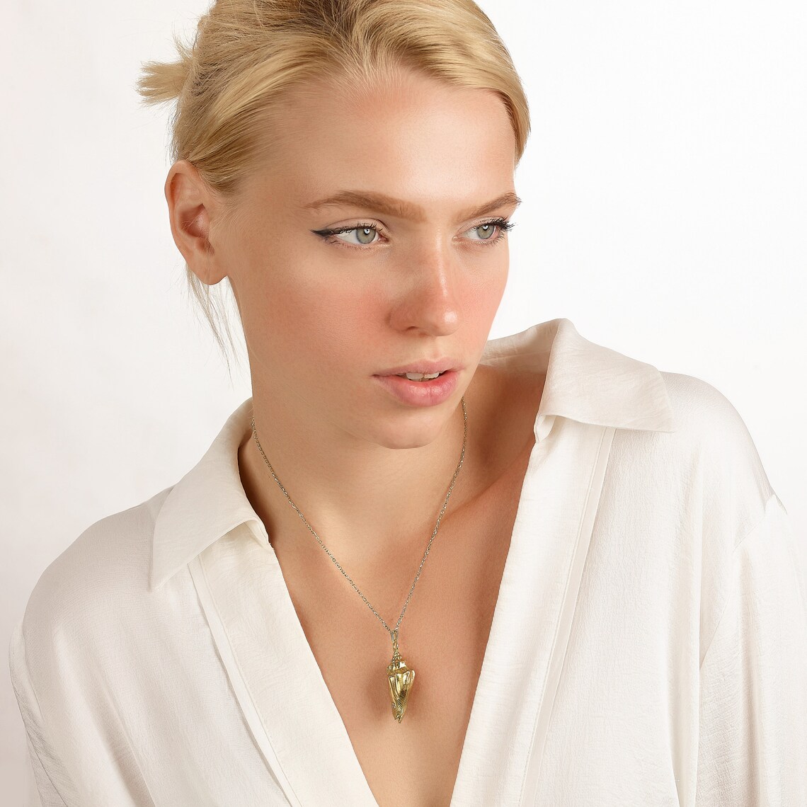 14K Gold Shell Pendant With Real Diamonds, Statement Shell Pendant ...