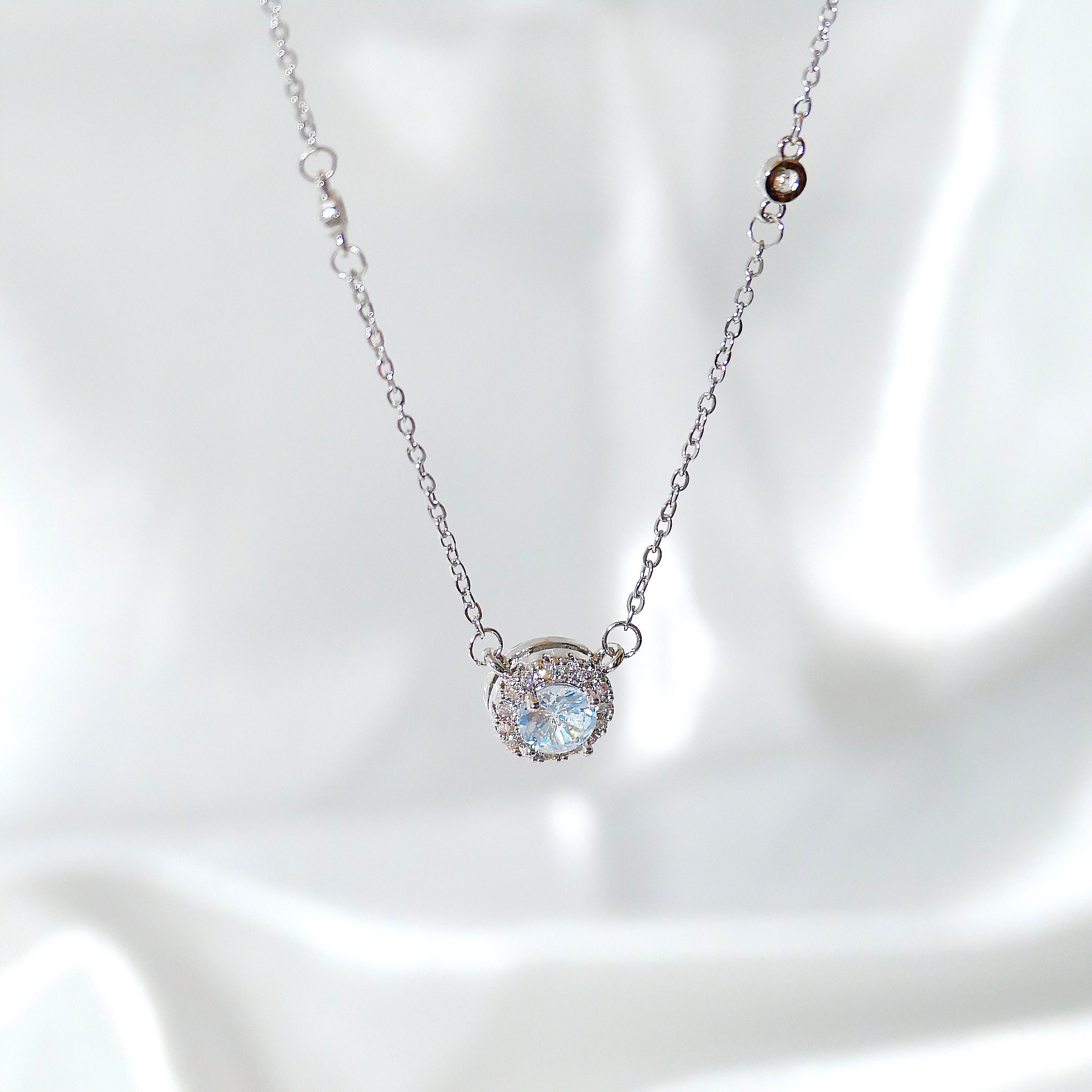 Minimalist Gemstone Necklace Classic Round Clear Zircon With Halo ...
