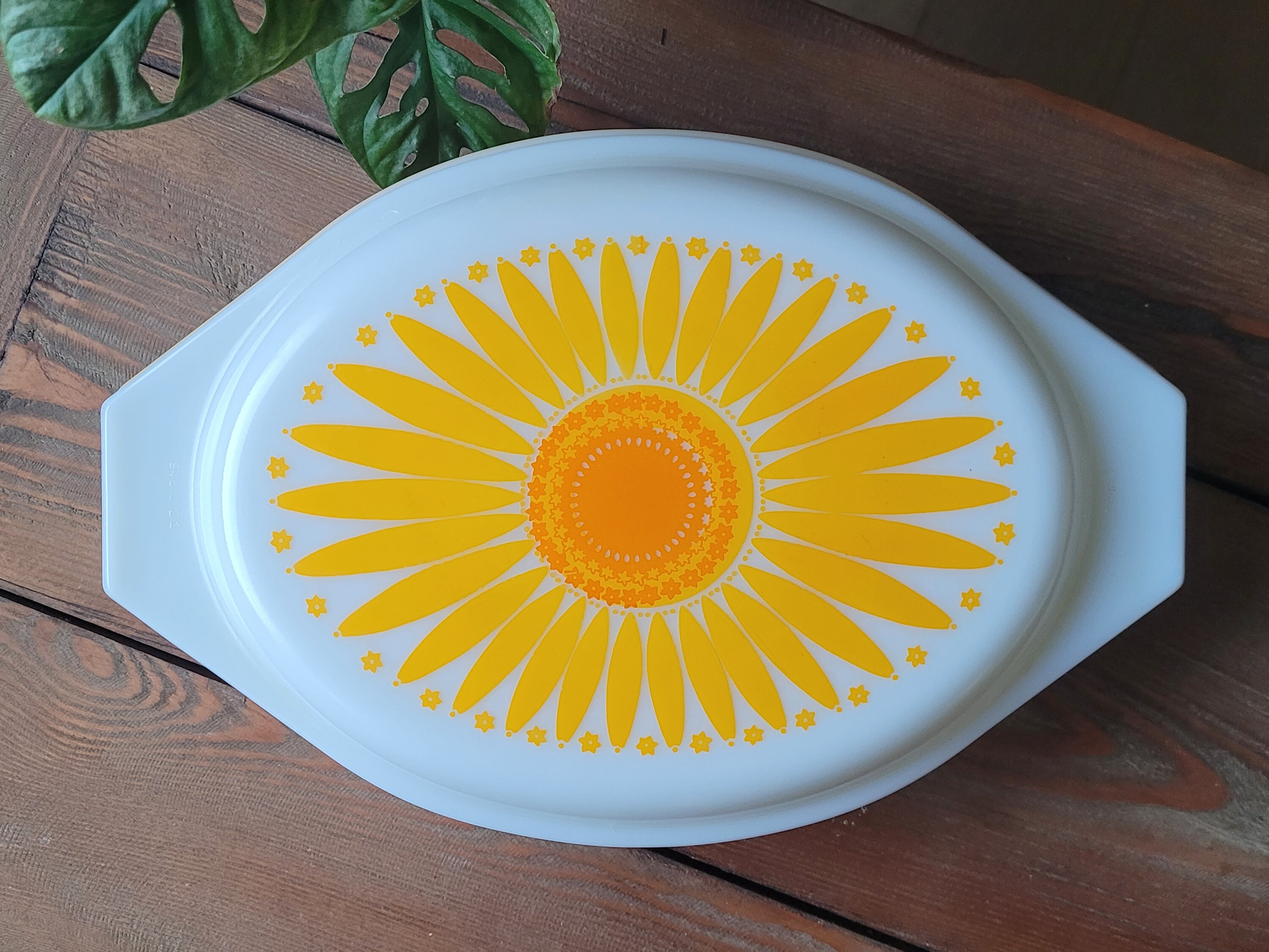 Vintage Pyrex Gold & Yellow sunflower Promotional atomic Starburst ...