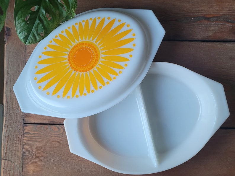 Vintage Pyrex Gold & Yellow sunflower Promotional atomic Starburst ...