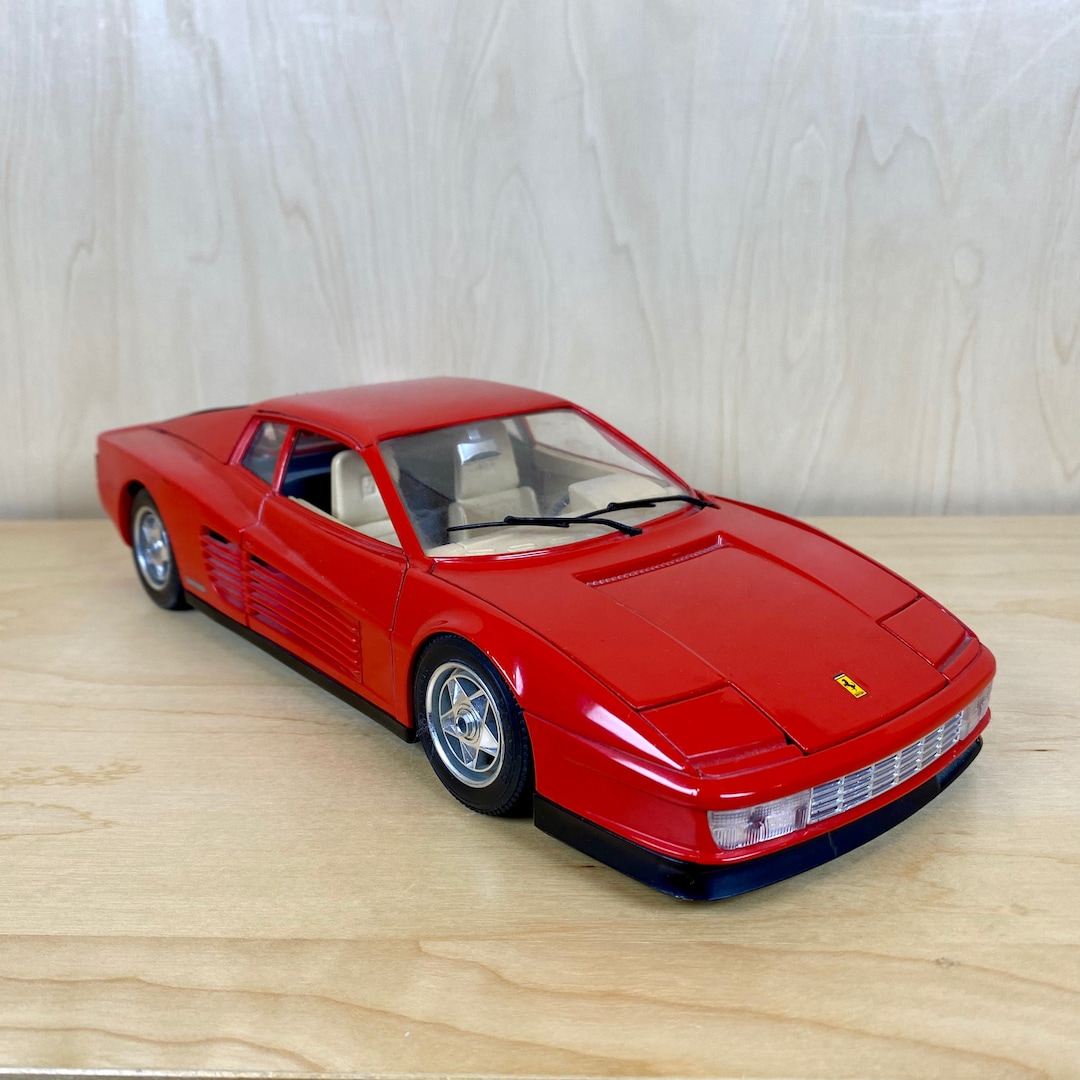 Red Ferrari Testarossa 1984 Burago 1:18 Diecast Model Car Made in Italy ...