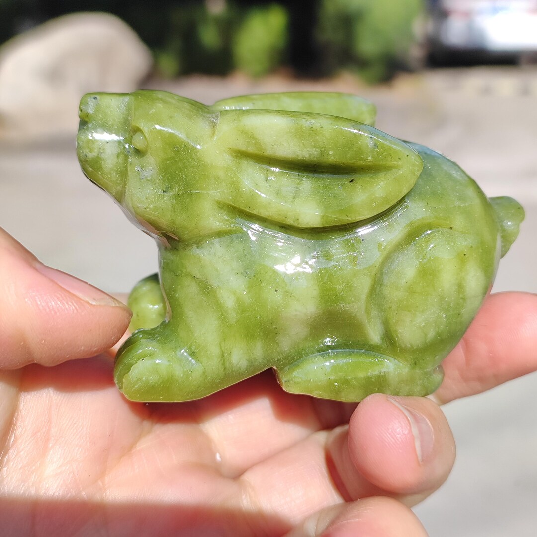 Natural Green Jade Rabbit Feng Shui Ornaments Crystal Beast Ape Statue ...