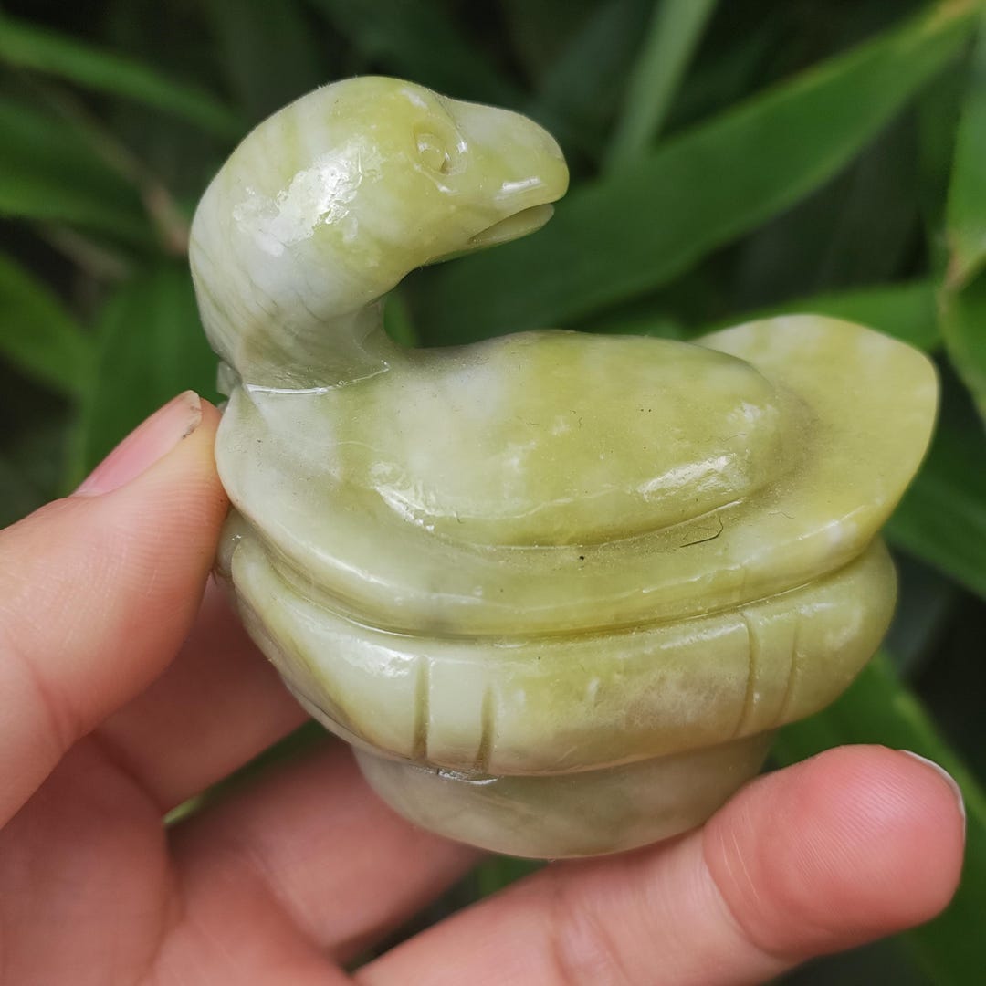 Natural Green Jade Snake Feng Shui Ornaments Crystal Beast Ape Statue ...