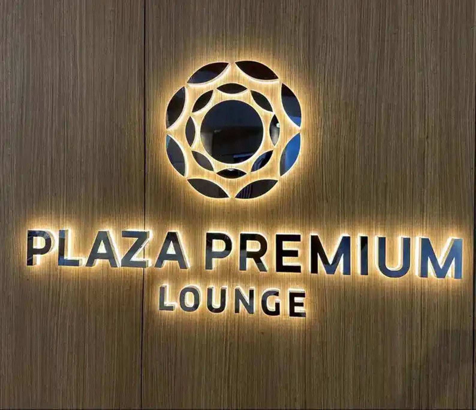 Metal Sign Outdoor Business Sign Wall Logo Sign 3D Logo Custom Backlit ...
