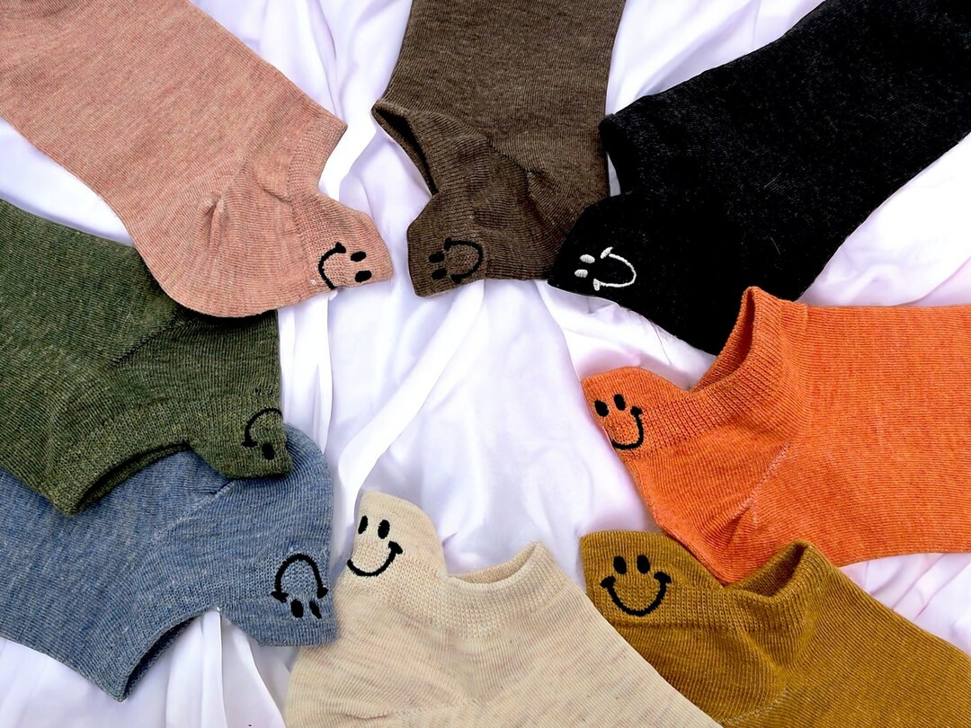 Smiley Face Embroidered Ankle Socks Peekaboo Happy Face Womens Socks ...