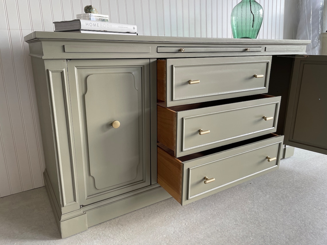 SOLD*** Drexel Buffet/console Table 3 Drawers With Pullout Serving Tray ...