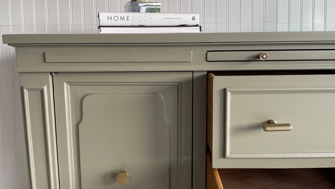 SOLD*** Drexel Buffet/console Table 3 Drawers With Pullout Serving Tray ...