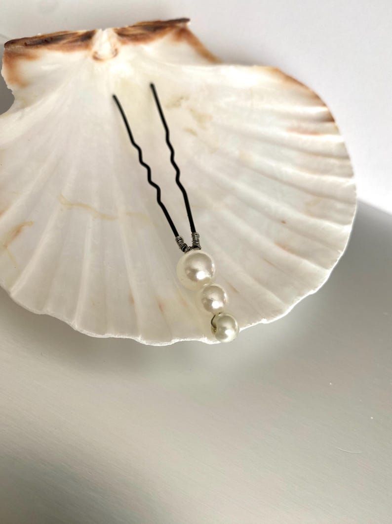 Minimalist Bridal Hair Pin With Pearls, Small Pearls Pin, Little Hair ...