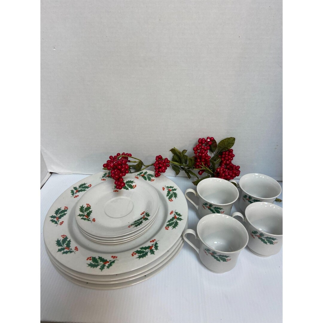Alco Industries Vintage Holly and Berries Pattern (plates, Saucers ...