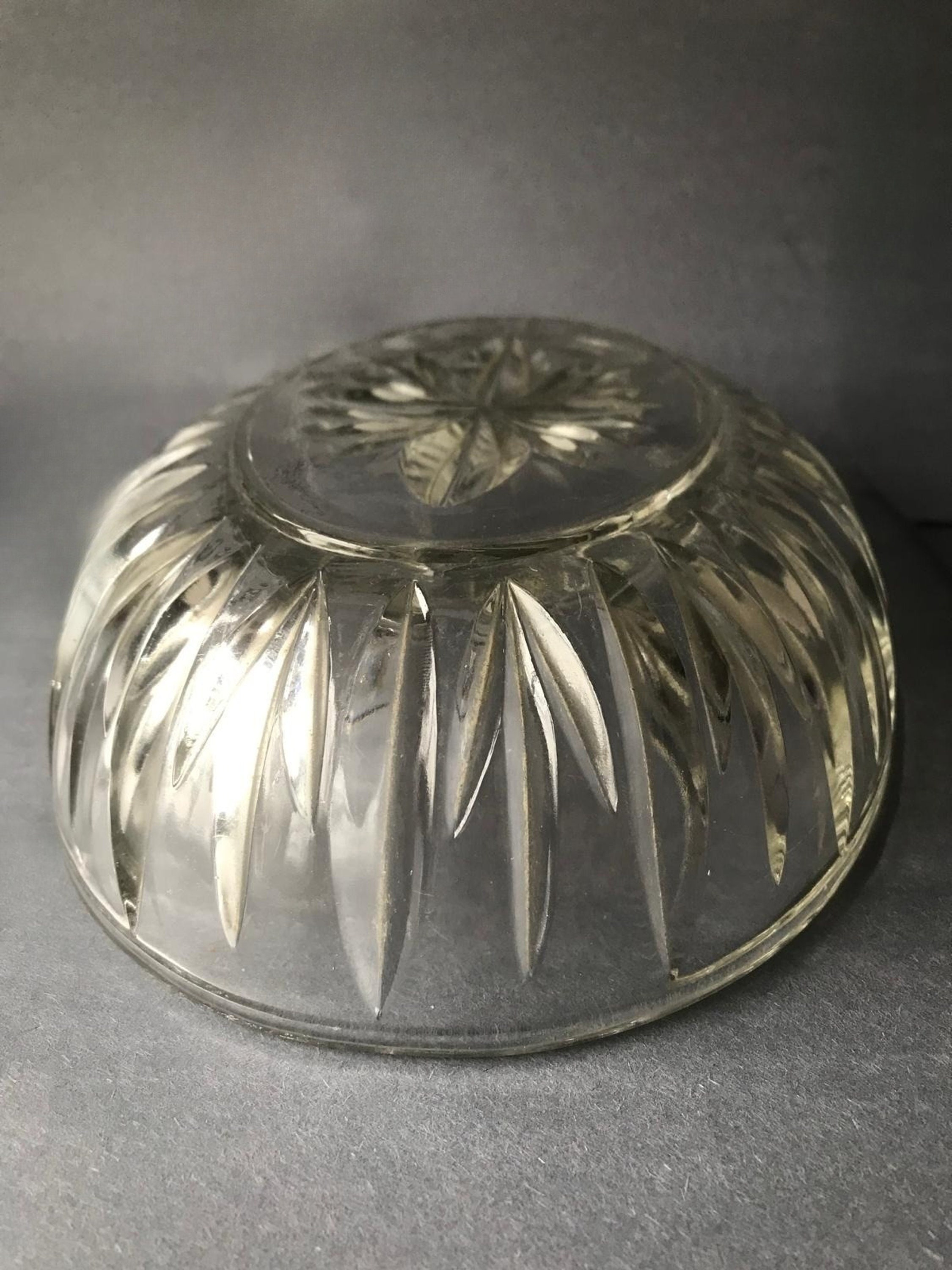 Elevate Your Space With Elegance: 9-inch Shallow Oval Cut Crystal Bowl ...