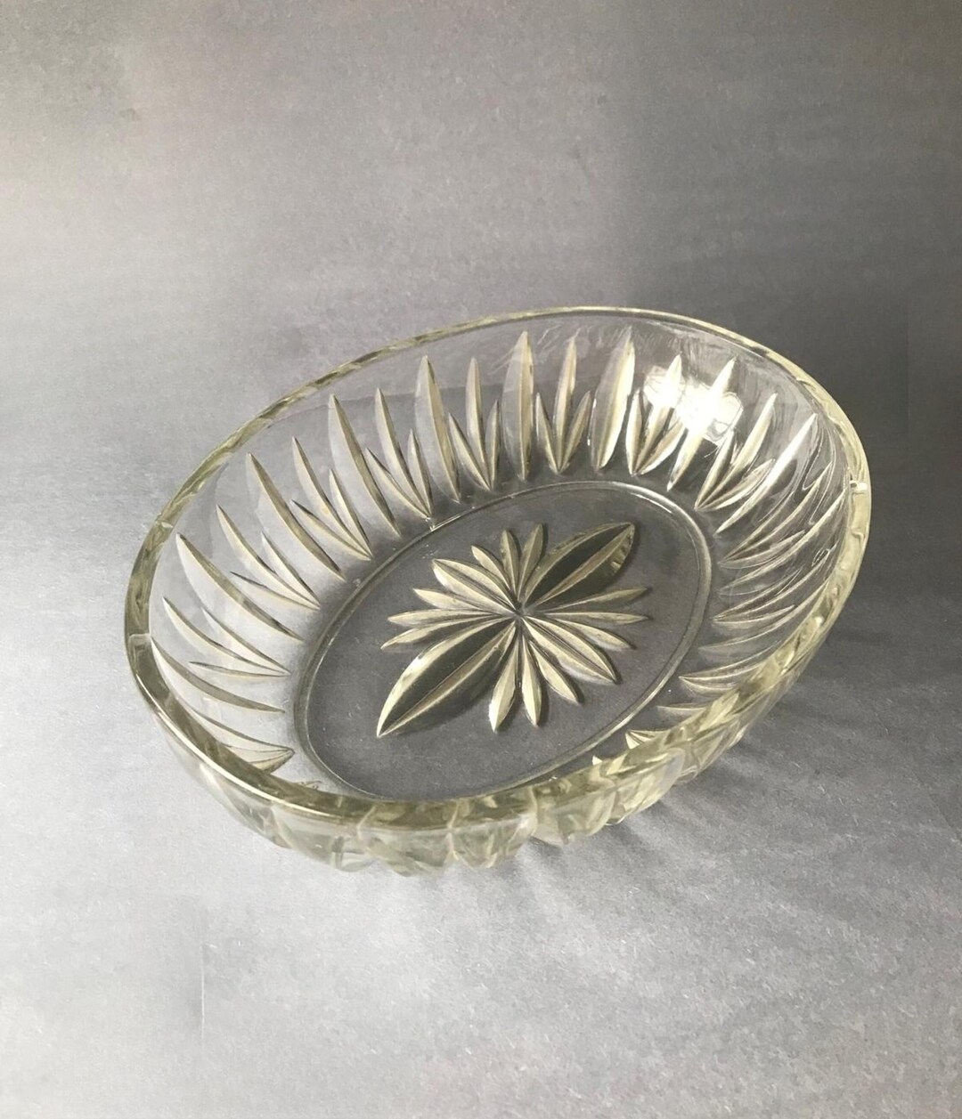 Elevate Your Space With Elegance: 9-inch Shallow Oval Cut Crystal Bowl ...