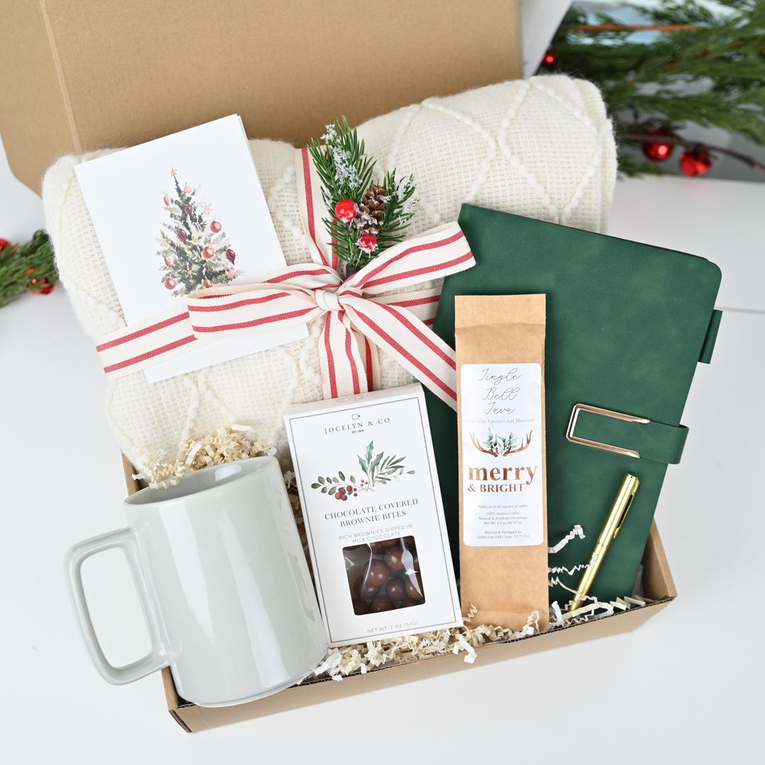 Cozy Christmas Gift Box, Holiday Care Package, Winter Gift Set for Her ...