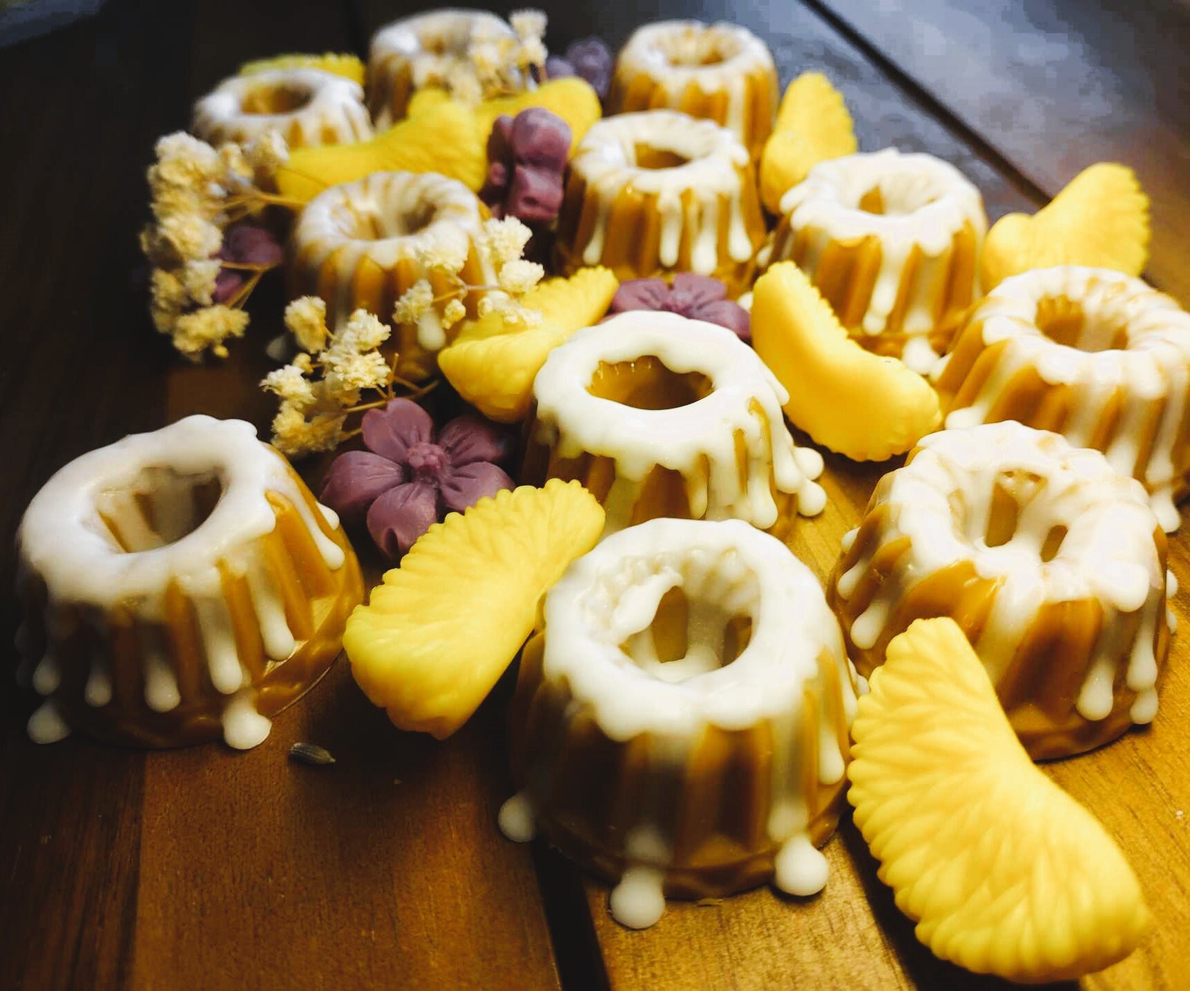 Bath & Body Works Iced Lemon Pound Cake Wax Melts Realistic Food Wax ...