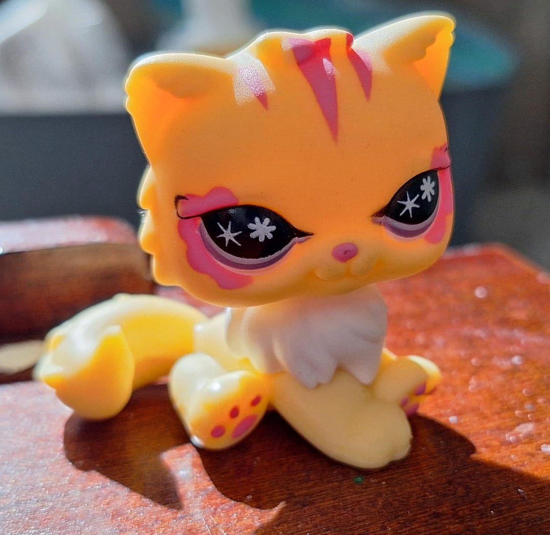 Littlest Pet Shop 878 Yellow Pink Persian Cat Kitten Purple Flower Eyes ...