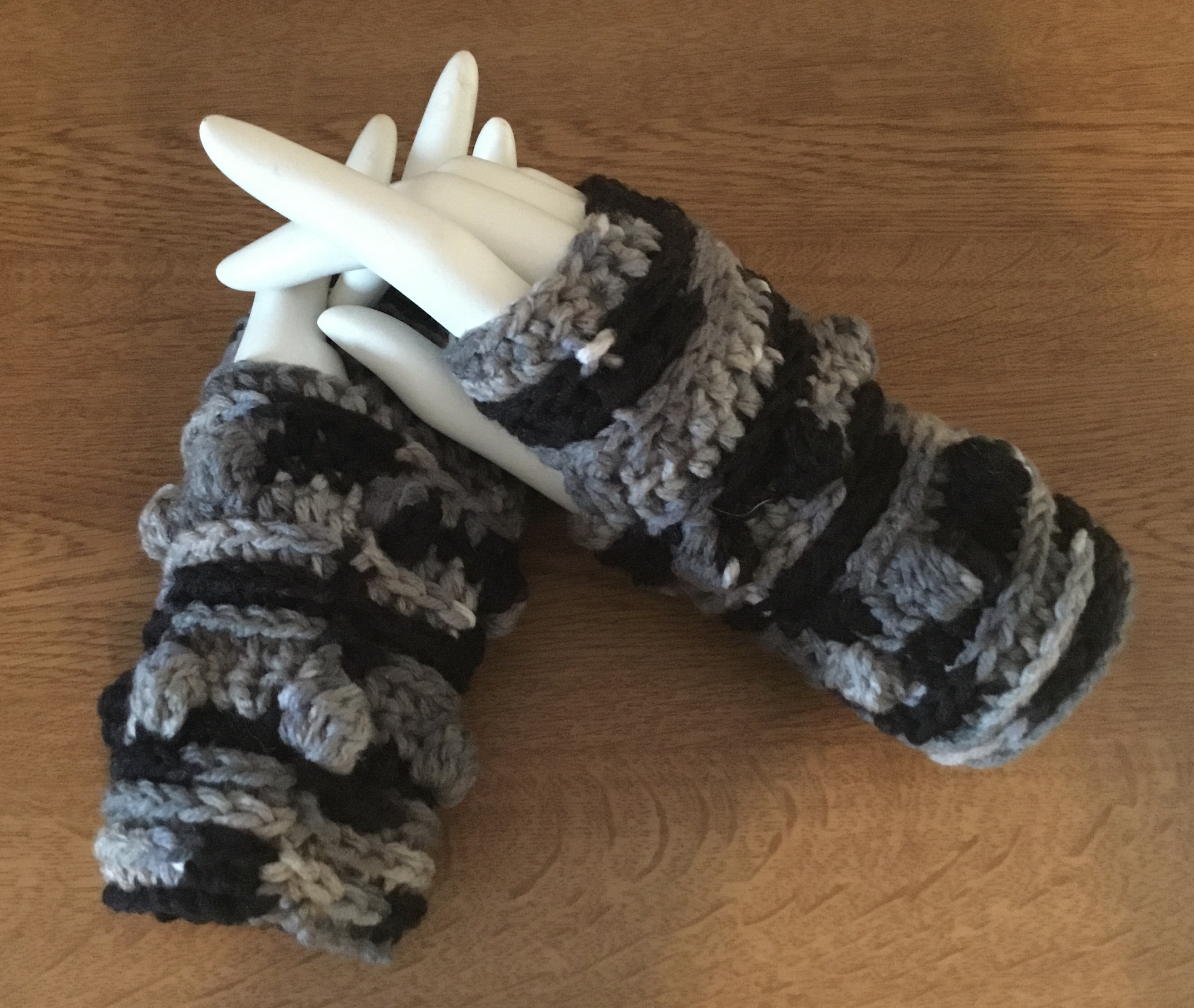 Medieval Wrist Warmers Crochet Pattern, Pdf Download, Fingerless Gloves ...