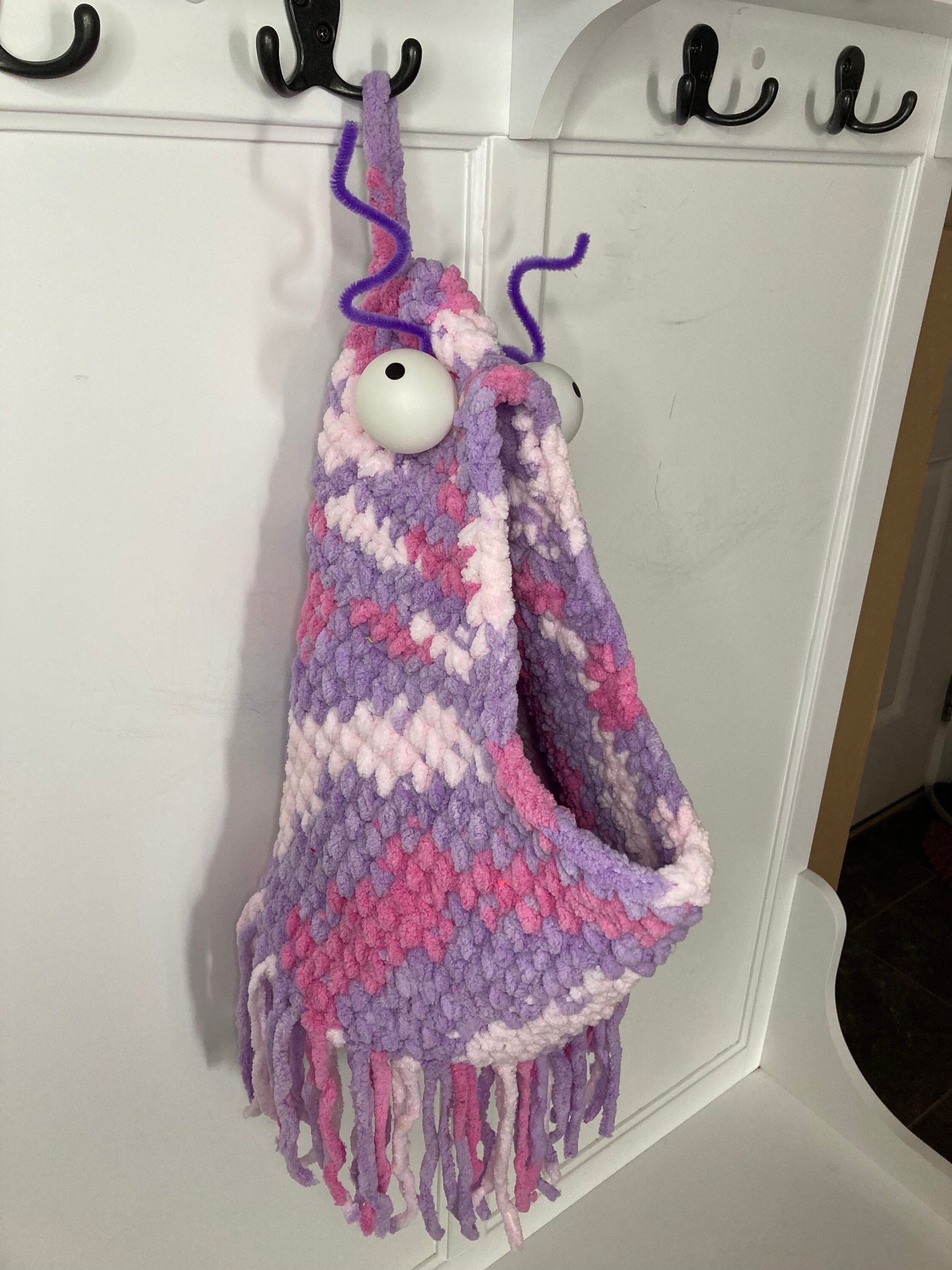 Alien Yip Yip Style Hanger - Etsy
