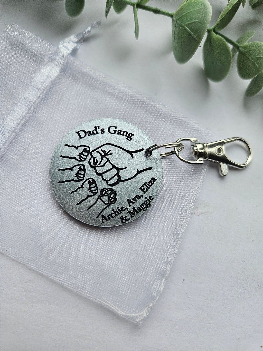 Personalised Daddy/mummy Gift, Fist Bump With Paw, Keychain for Dad or ...