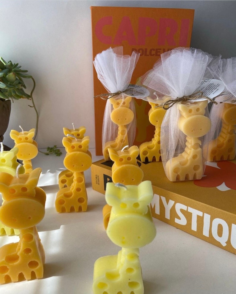Safari Animal Candle Favor for Guests , Giraffe Candle, Handmade Gift ...