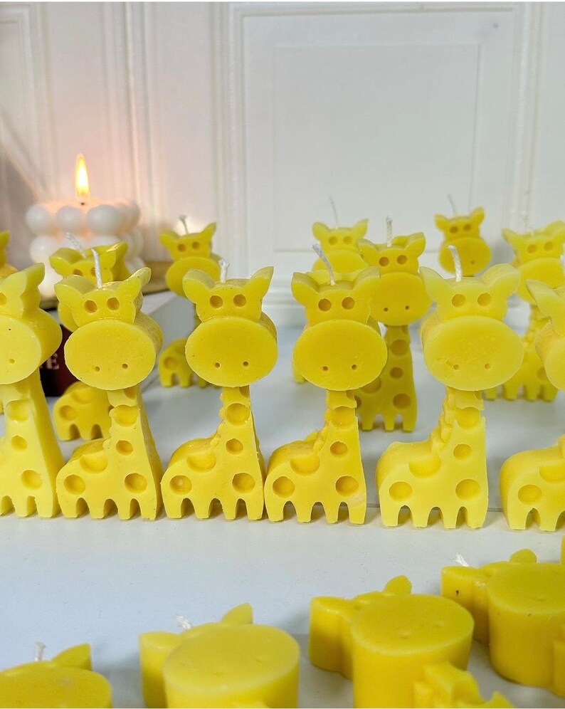 Safari Animal Candle Favor for Guests , Giraffe Candle, Handmade Gift ...