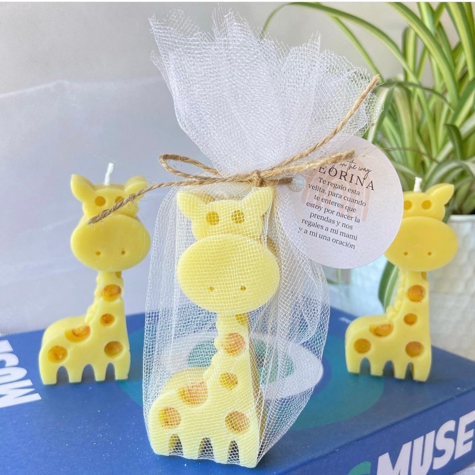 Safari Animal Candle Favor for Guests , Giraffe Candle, Handmade Gift ...