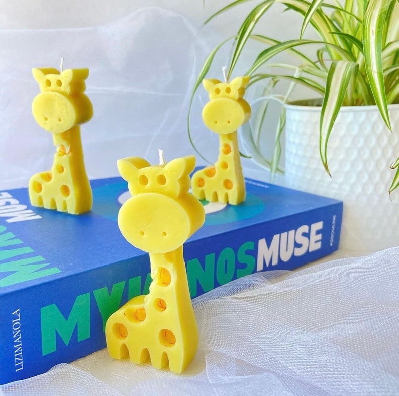 Safari Animal Candle Favor for Guests , Giraffe Candle, Handmade Gift ...