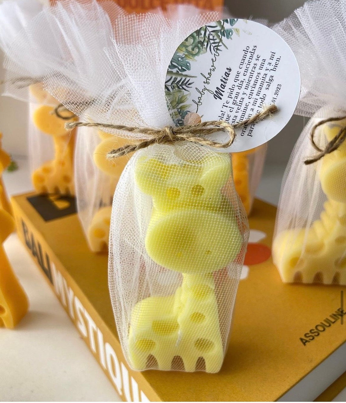 Safari Animal Candle Favor for Guests , Giraffe Candle, Handmade Gift ...