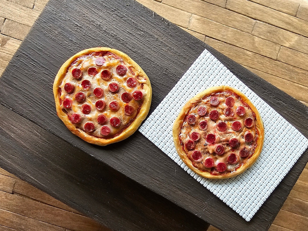1:24 Scale Pepperoni Pizza - Etsy