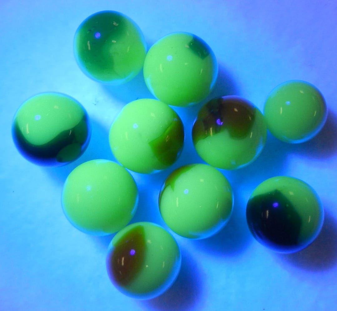 Vintage Group of 10 Peltier Glass Uranium Peerless Patch Marbles *glows ...