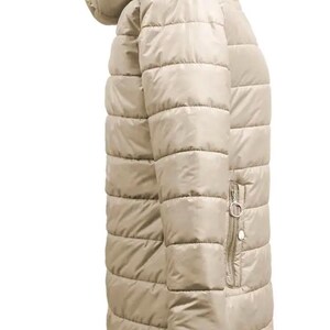 Women’s Beige Quilted Winter Coat With Faux Fur Trim - Stylish, Warm ...