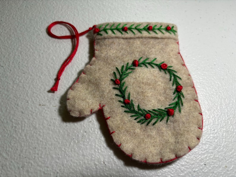 Christmas Wreath Felt Mitten Ornament. Hand Embroidered. Dual Purpose ...