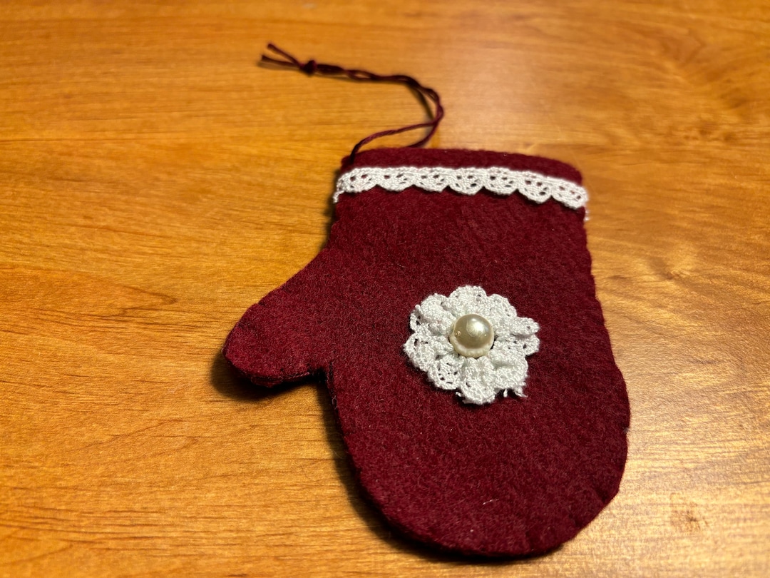 Dual Purpose Christmas Ornament and Gift Card Holder (or Slip in a Note ...