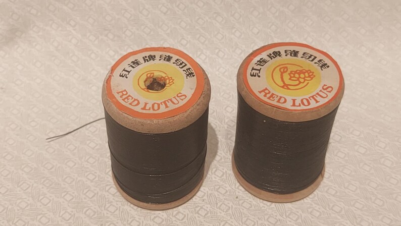 8 Wooden Spools Vintage With Original Thread. Dutch Ploeg, Chinese Red ...