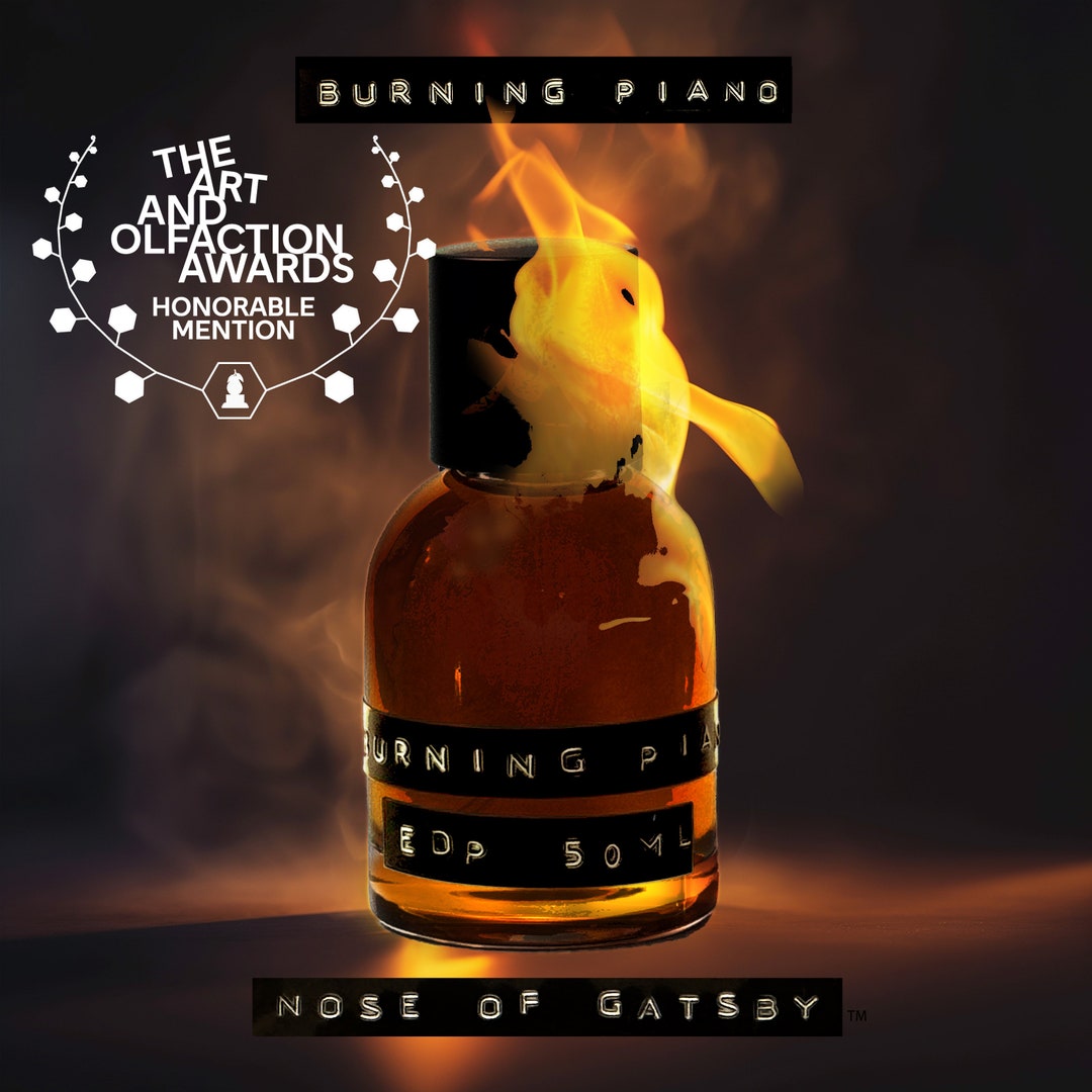 BURNING PIANO Eau De Parfum | Burned Maplewood, Leather, Sandalwood ...