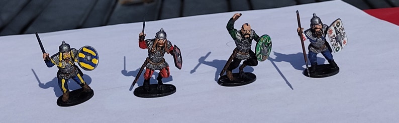 28mm Painted Armored Celtic Warriors (set of 8) - Etsy