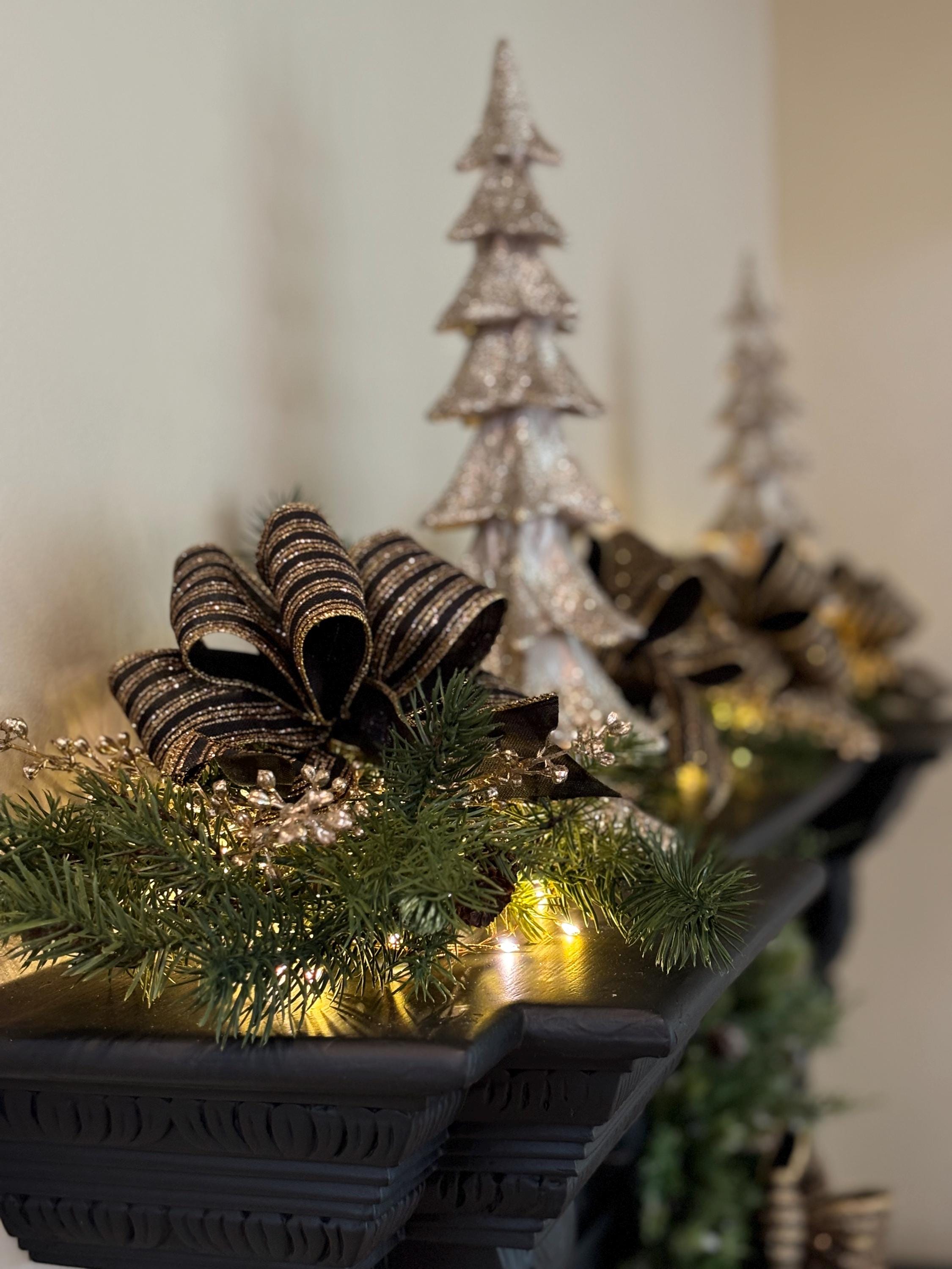 Set of 8 Bows. Black and Gold Bows for Christmas or New Years Eve ...